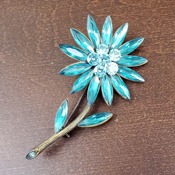Jewelry | Vintage Blue Flower Brooch | Poshmark